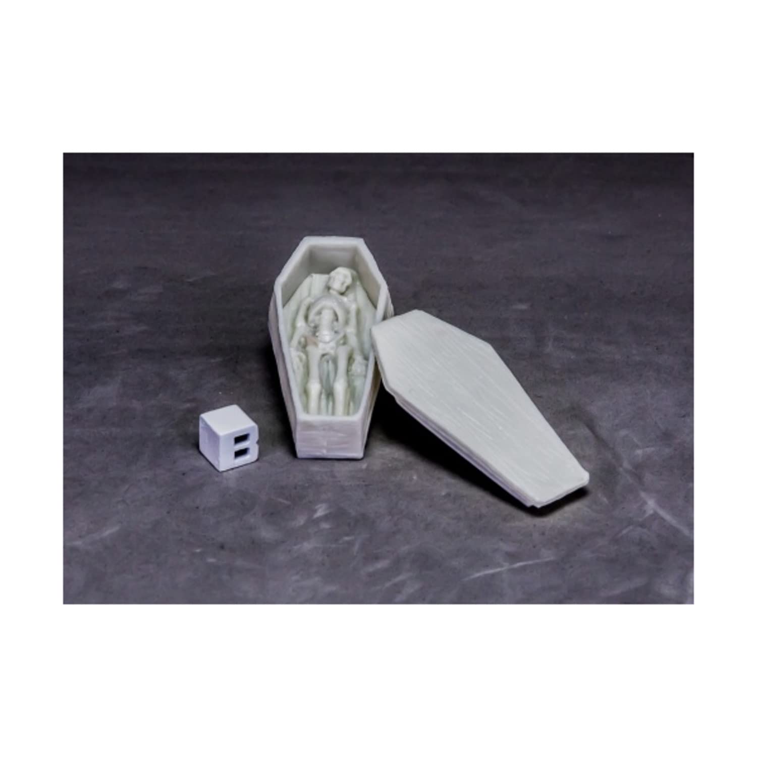 Amazon.com: Bones: Coffin And Corpse W3 : Toys & Games