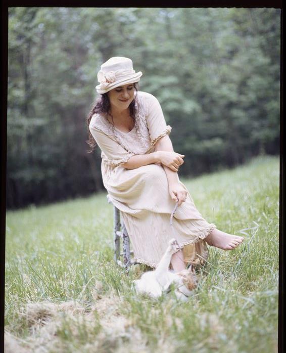 Amazon.com: Laura Levine: books, biography, latest update