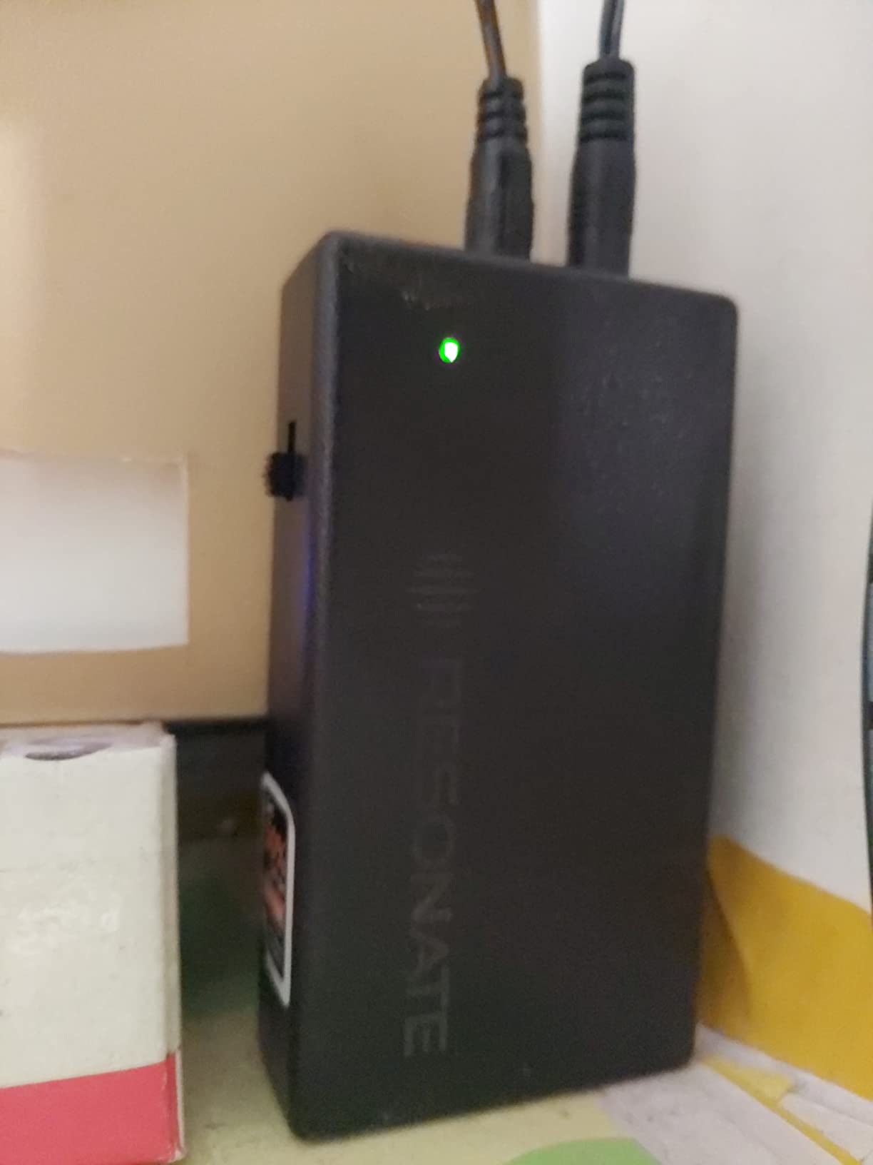 RESONATE RouterUPS CRU12V2A & MVC Splitter (Multi Voltage Cable ...