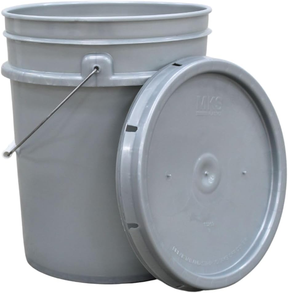 Amazon.com: 5 Gallon Bucket & Lid - 90 Mil All Purpose Pail - Made in ...