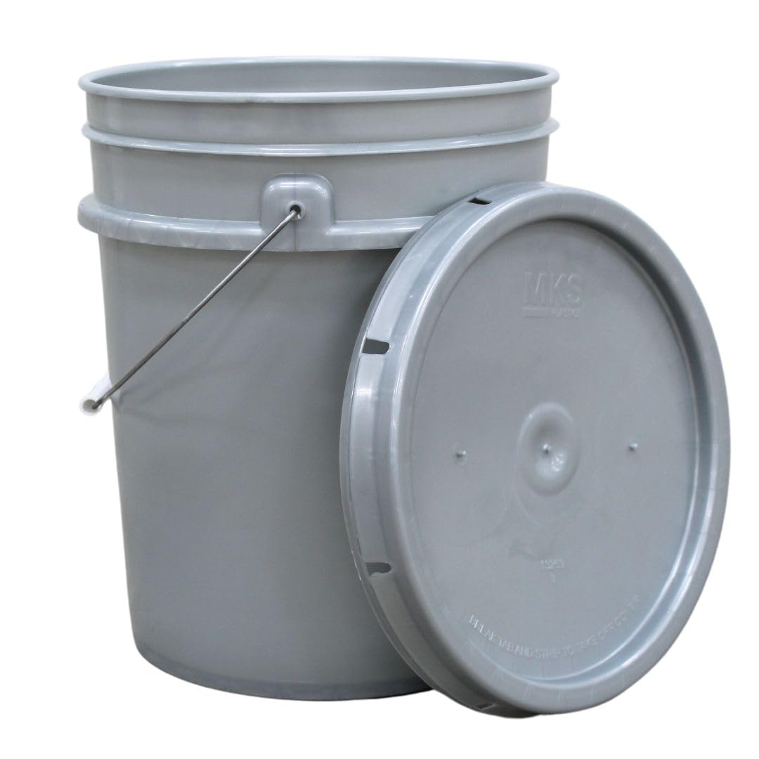 Amazon.com: 5 Gallon Bucket & Lid - 90 Mil All Purpose Pail - Made in ...