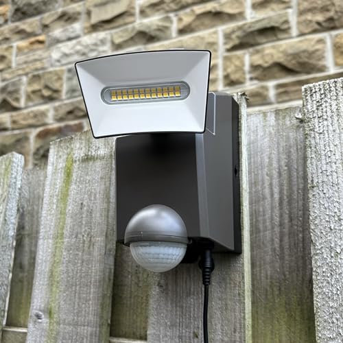 Bronze IQ PIR Solar Powered Security Light – Outdoor Security Wall ...