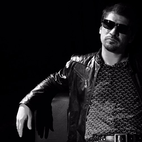 Play Secretos de Hotel by Esteban Díaz on Amazon Music