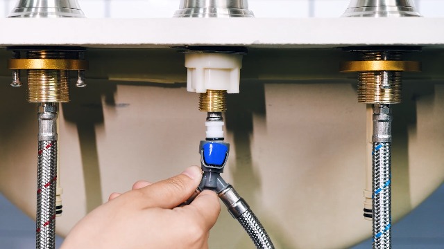 Watch Bathroom Faucet Installation instructions on Amazon Live