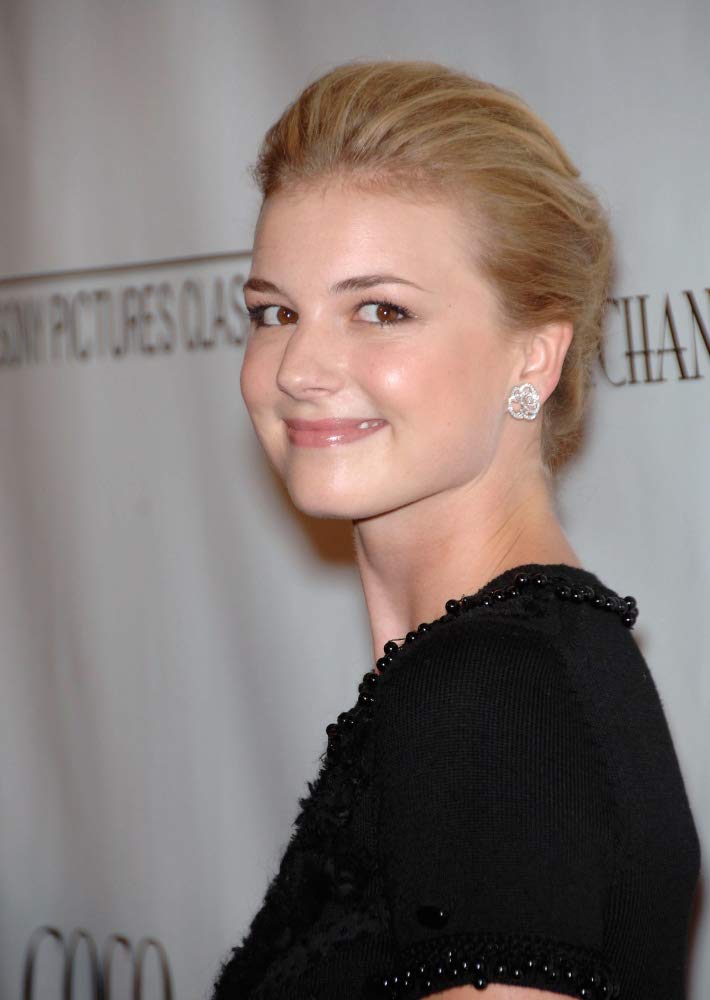 Emily Vancamp Photo Gallery Emily VanCamp, Josh Bowman's Rare Family