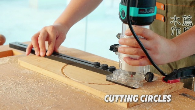 Watch Sigerio 4 in 1 router milling groove bracket on Amazon Live