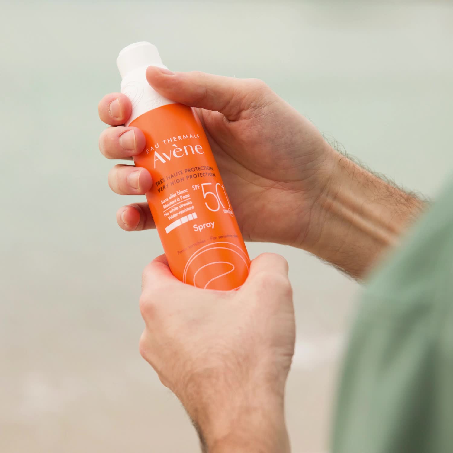 Watch Avene Bloqueador Solar Corporal en Spray on Amazon Live