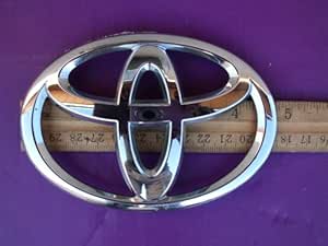 Genuine Toyota Accessories 75431-02080 Back Door Emblem : Amazon.in ...