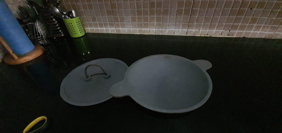 Buy MANNAR CRAFT Cast Iron AppaChatti with Lid/Appam pan/Appam Patra ...