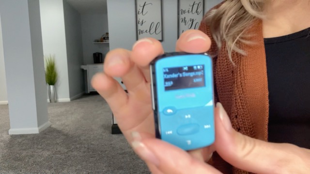 Watch SanDisk Clip Jam MP3 Player Review on Amazon Live