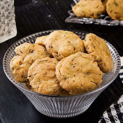 Hit Bite Indian Snacks Homemade Methi Mathri Crispy Khasta Matthi - Tea ...