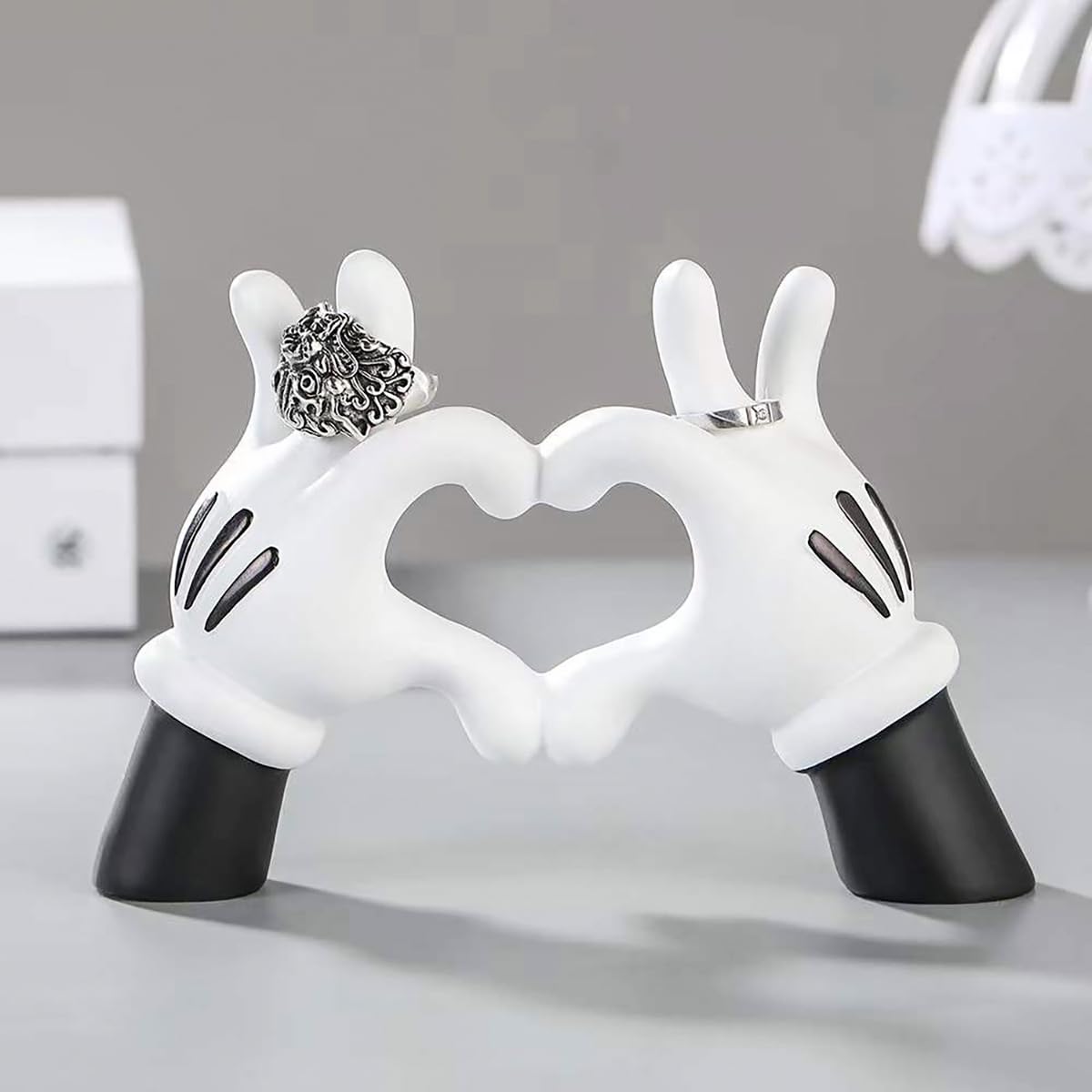Amazon.com: FUEMEILY Cute Mouse Heart Hands Sculpture for Living Room ...