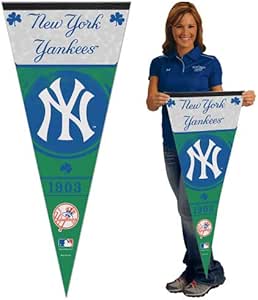 Amazon.com: New York Yankees Lucky Clover Large Premium Pennant ...