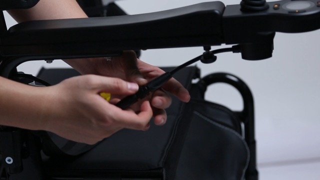 Watch SINCEBORN DBC-01 ELECTRIC ROLLATOR Unpacking video on Amazon Live