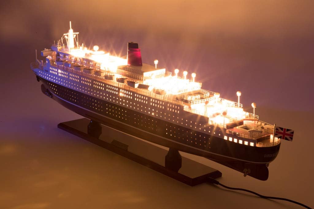 Amazon.com: Seacraft Gallery Queen Elizabeth 2 Model Ship with LED ...