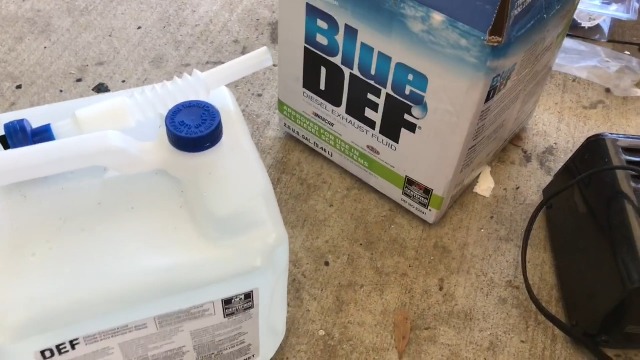 Watch How to refill your Ford Superduty diesel exhaust fluid ﹙DEF﹚ on ...