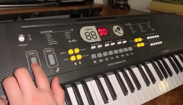 Watch Some functions about the 61-key piano keyboar on Amazon Live