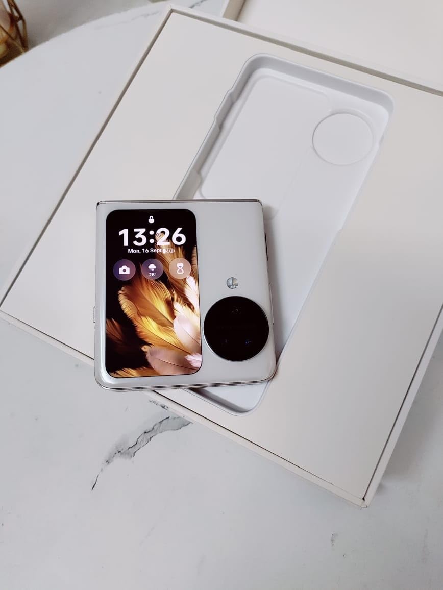 Oppo Find N3 Flip (Cream Gold, 256 GB) (12 GB RAM) : Amazon.in: Electronics