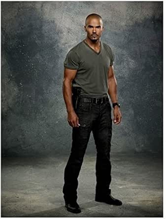 Criminal Minds Shemar Moore Derek Morgan Standing with Gun in Holster 8 ...