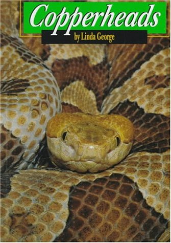 Copperheads (Animals & the Environment): George, Linda: 9781560656937 ...