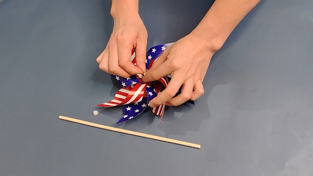 Watch Pinwheel Assembly Method on Amazon Live
