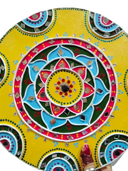 HANDMADE LIPPAN ART WITH MIRROR AND MOULDING DESIGNING, A RANGOLI ...