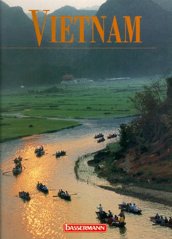 Amazon.com: Vietnam: 9783809404026: Larry Burrows: Books