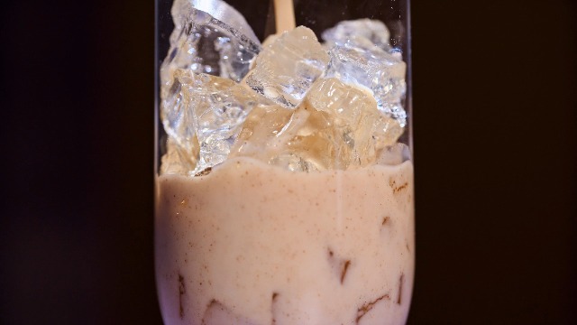 Watch Golden Slumber Elixir Mocktail - Coconut and Turmeric on Amazon Live
