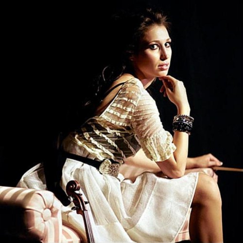 Écouter Toss The Feathers de Sarah Charness sur Amazon Music