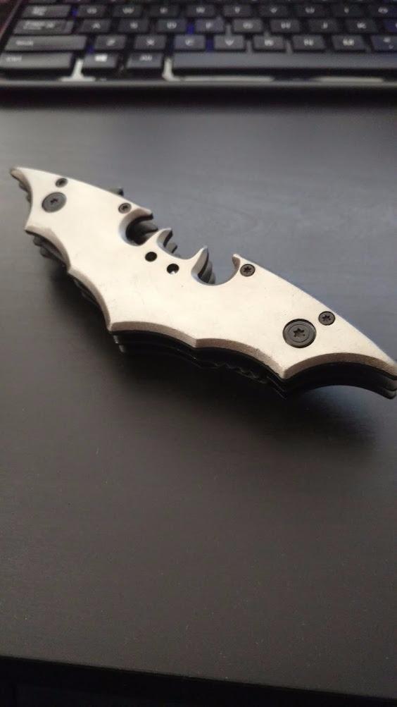 Amazon.com : BATMAN Bat Folding Dual Twin Double Blade Spring Assisted ...