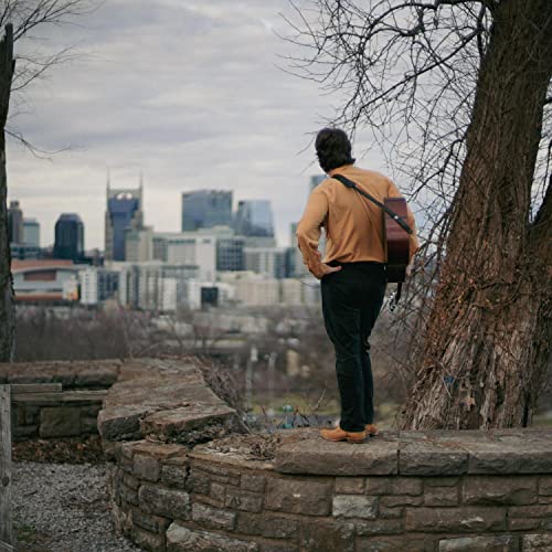 Écouter Sleeping in the Rain de Noah G. Fowler sur Amazon Music Unlimited