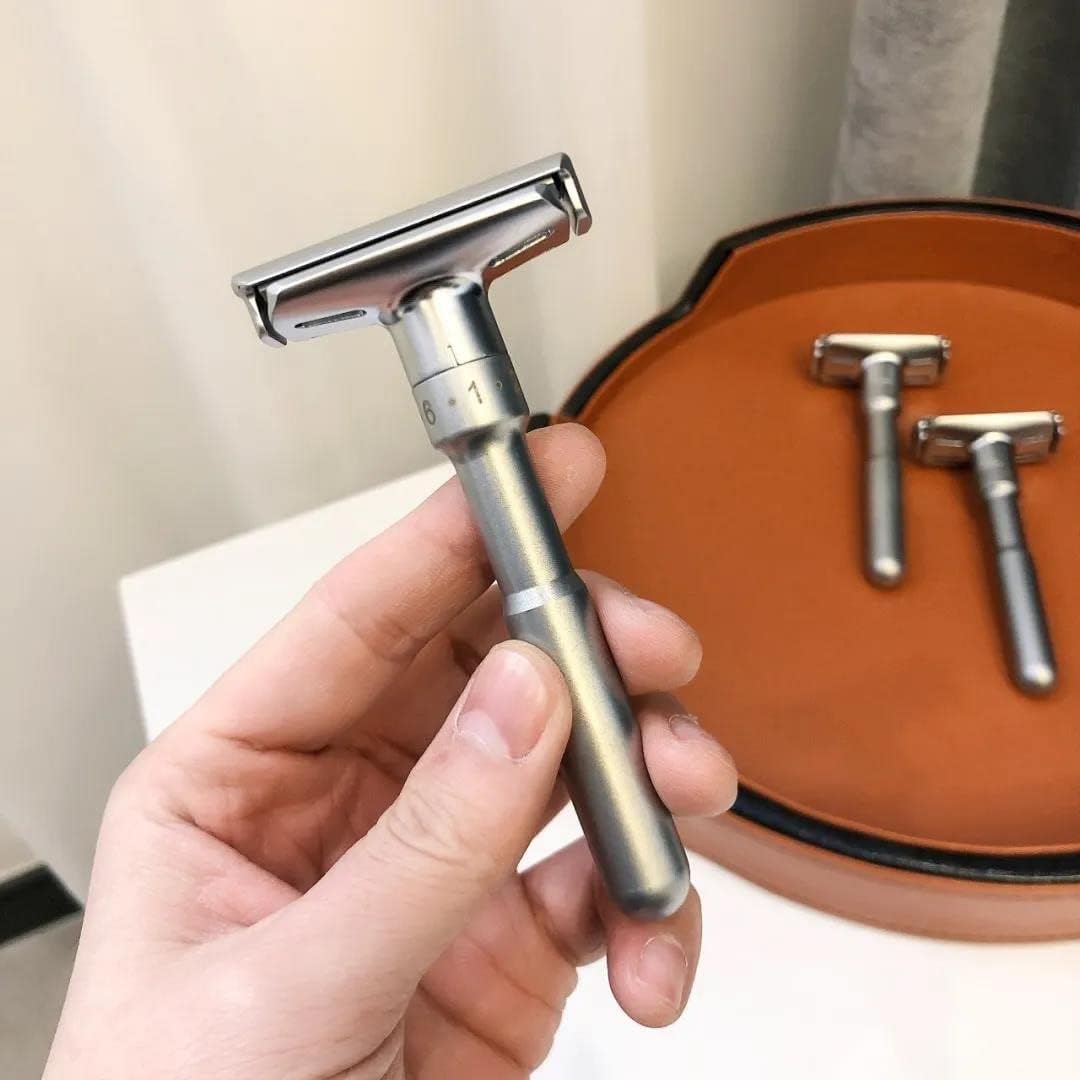 Amazon.com: Wilkinson Sword Double Edge Razor for Men With 5 Double ...