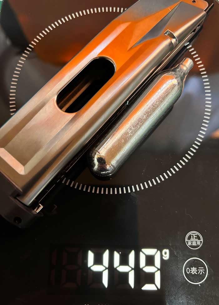 Amazon.co.jp: BATON airsoft 2011 CO2 ロングマガジン SIL-BK PIT-VIPER SAND ...