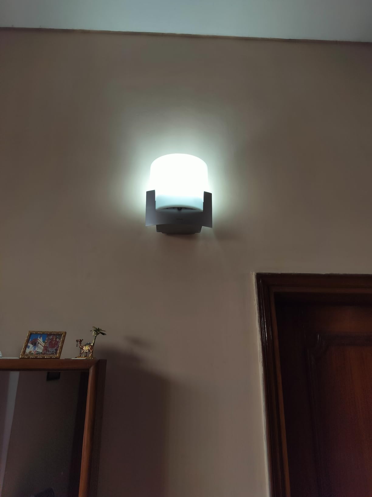 Philips Decorative Wall Light/Wall Lamp | Omega Indoor Wall Lamp for ...