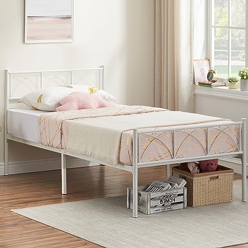 Amazon.com: GAOMON Modern Stylish Iron Bed Frame with Headborad ...
