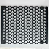 ・ブランド:ノーブランド品・製造元:祖峰企画株式会社・製造元/メーカー部品番号:OUTLET-NPSTANDCOOL・寸法：300mm x 240mm x 25mm 重量：約530g　※製造工程で発生した小傷・スレ・凹みわずかにあり