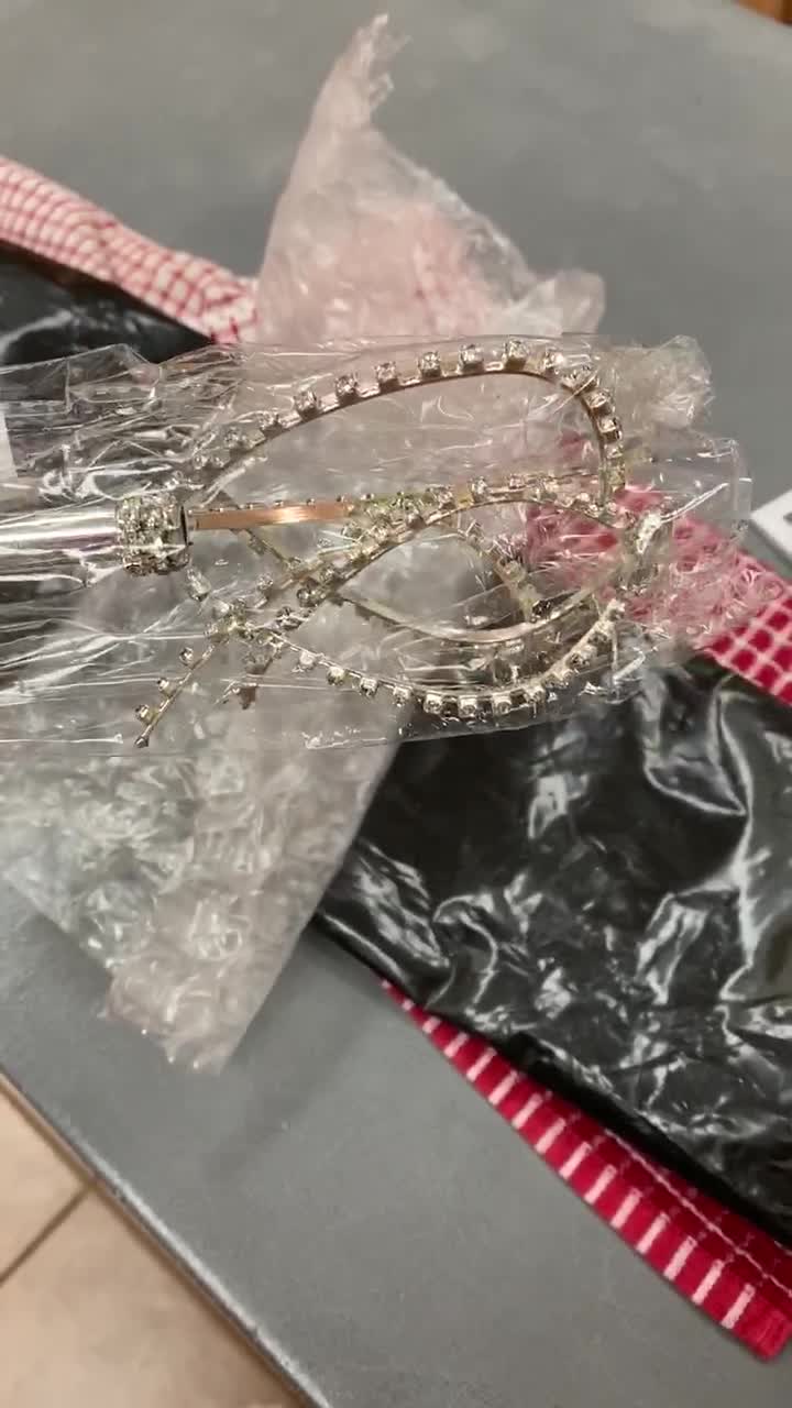 Watch Poorly packaged...and broken on Amazon Live