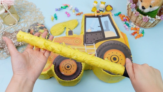 Snapklik.com : Construction Dump Truck Pinata Construction Pinata