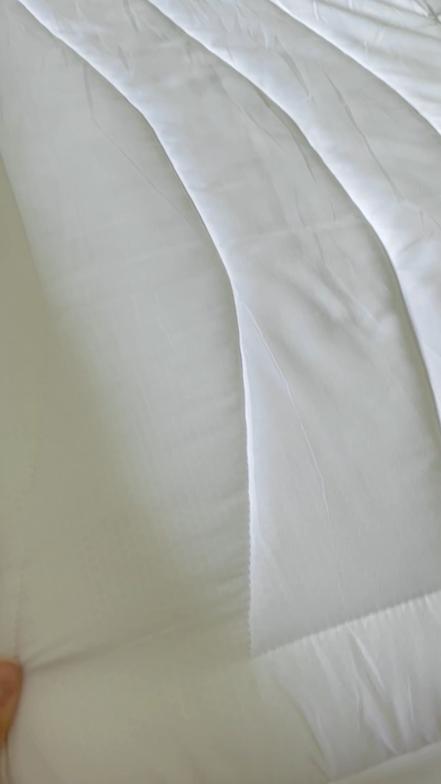 Watch Soft mattress pad with no crinkle noise - watch to see! on Amazon ...