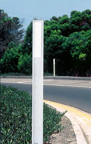 CFRM-400, 66" Curv Flex Marker, White, w/3"x6" HIP White Reflective ...