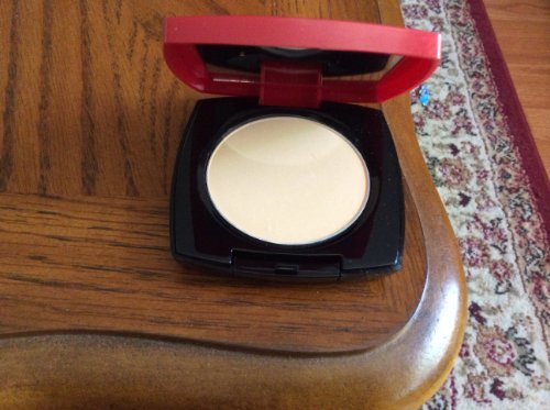 Amazon.com : Avon Extra Lasting Pressed Powder Translucent : Beauty ...