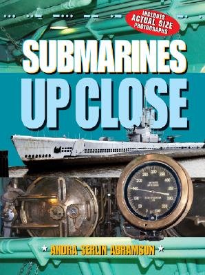 Submarines Up Close [UP CLOSE SUBMARINES UP C] - Livros na Amazon Brasil