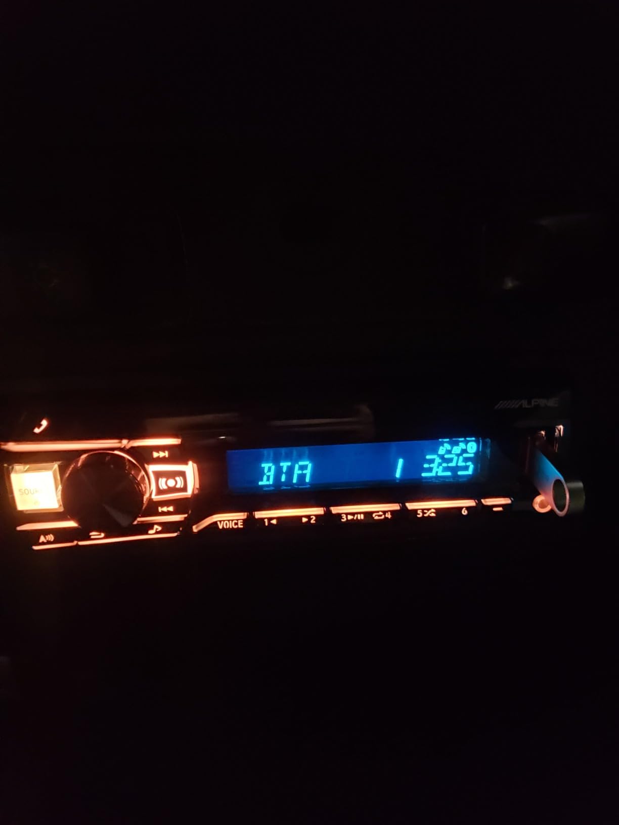 Alpine - Receptor multimedia digital avanzado Bluetooth Mech-less UTE ...