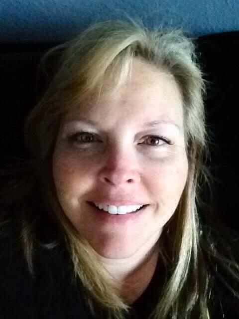 Amazon.com: Hawk WD-T314-BL Bb Trumpet with Case and Mouthpiece, Blue ...