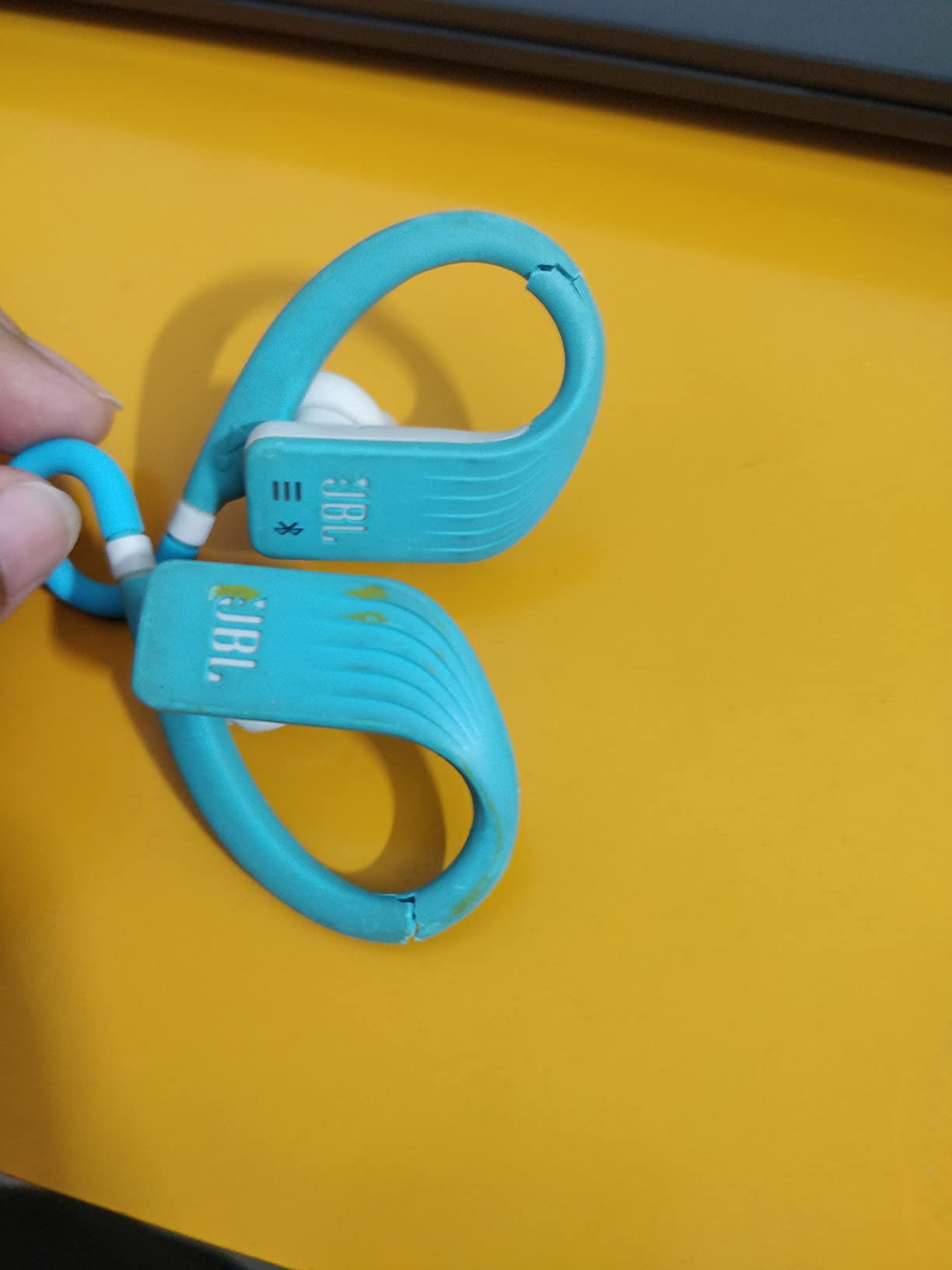 JBL Endurance Dive by Harman Wireless Bluetooth in Ear Neckband ...