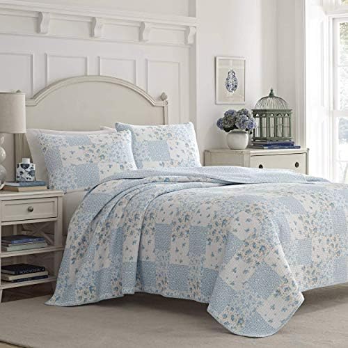 Amazon.com: Laura Ashley - Queen Quilt Set, Premium Microfiber Bedding ...