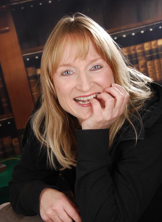 Amazon.de: Bettina Dethloff: Bücher, Biographie, neuestes Aktualisierung