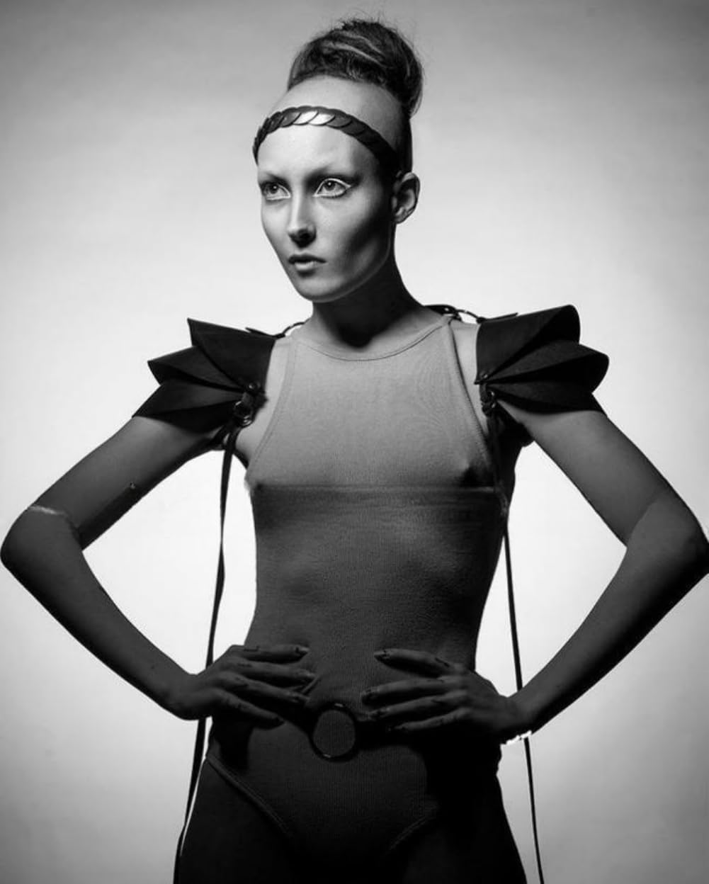 IBLUELOVER Gothic Shoulder Armor Viking Shoulder Guard PU Leather ...