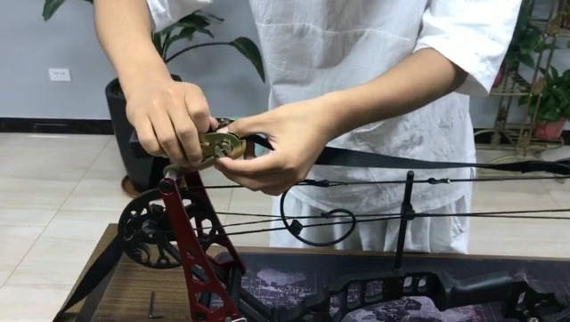 Watch Ratchet Bow Press Open Tool on Amazon Live