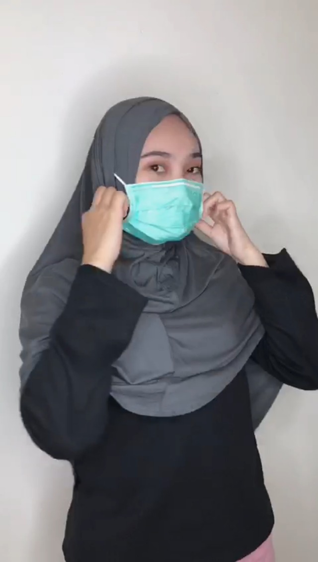 Watch How to wear instant hijab slip on ear on Amazon Live